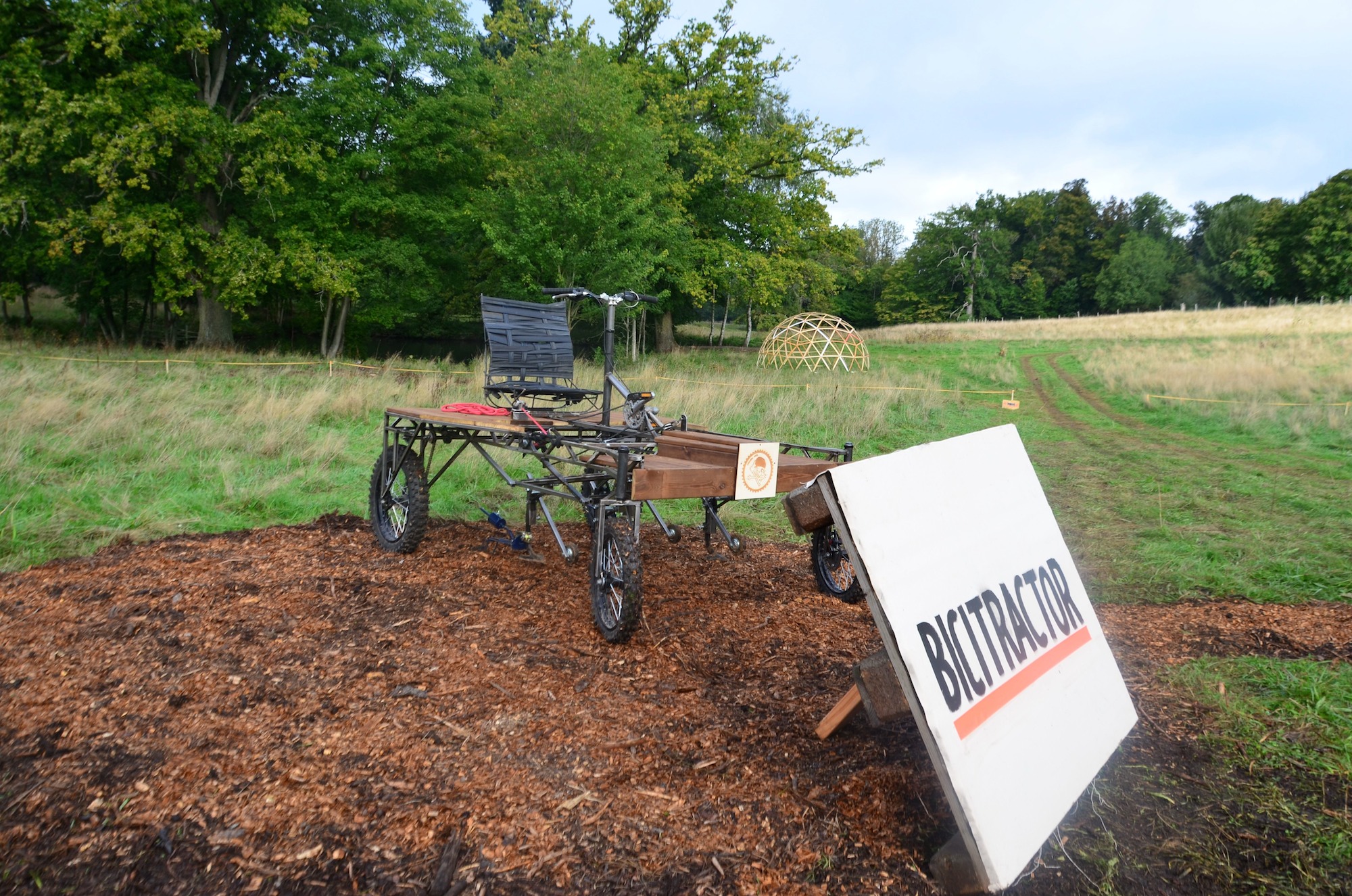 Bicitractor, tracteur open source à pédales - Oui ! Le magazine de la ...