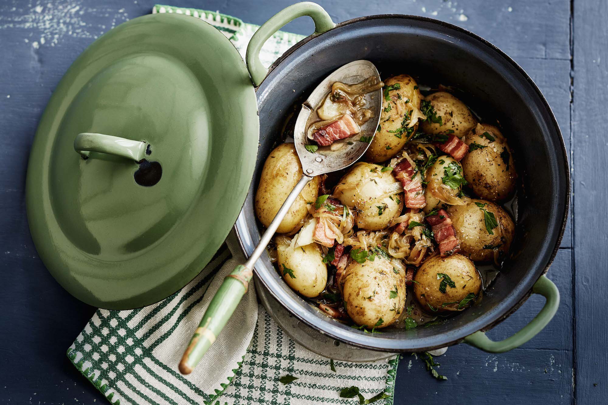 Pommes de terre primeur en cocotte, jus au thym - Oui ! Le magazine de ...