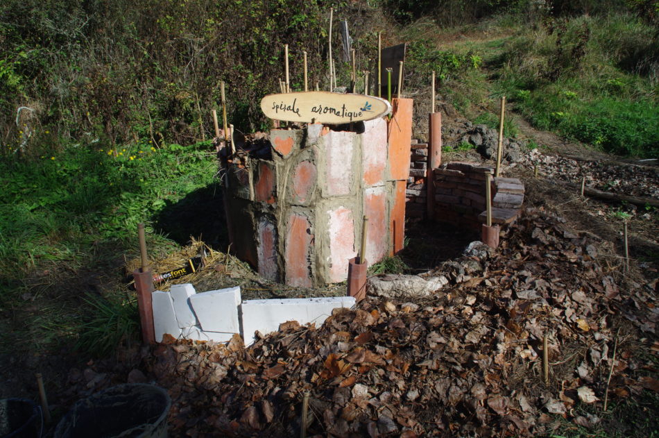 Eotopia, l’écovillage du partage - Oui ! Le magazine de la Ruche Qui ...